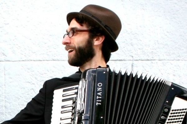 Rob Reich Performs with Circus Bella "Kaleidoscope" December 13 ...